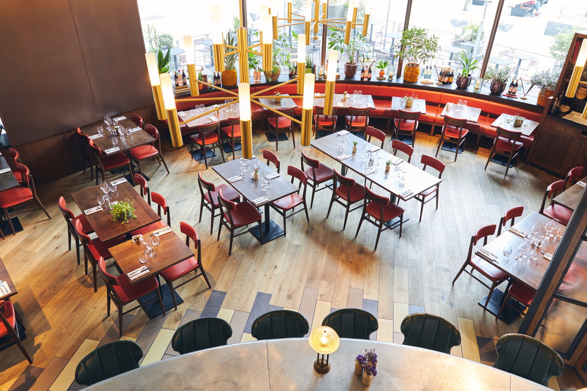 Mobilier restaurant en métal : style et robustesse au rendez-vous ...